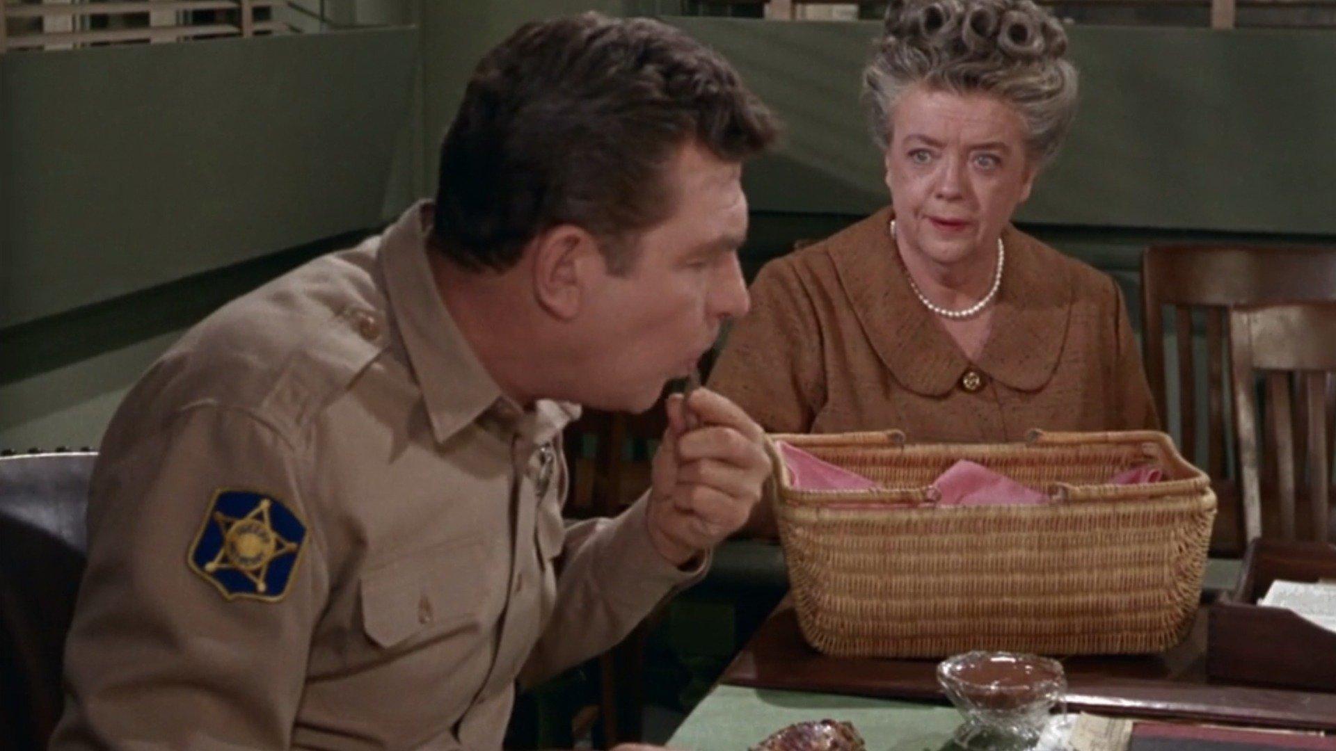The Andy Griffith Show: Aunt Bee Learns to Drive
