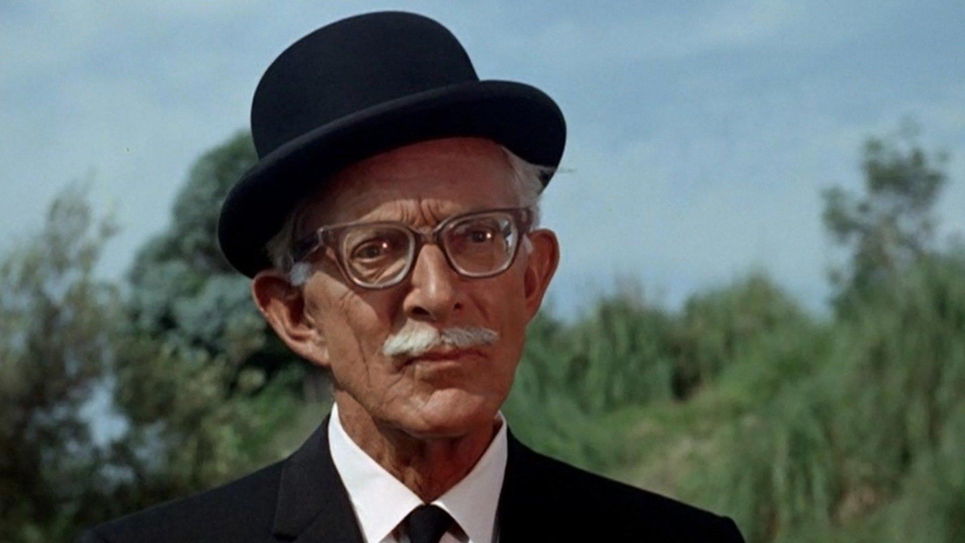 Watch Batman: S3E12 - The Foggiest Notion on Philo (Free Trial)