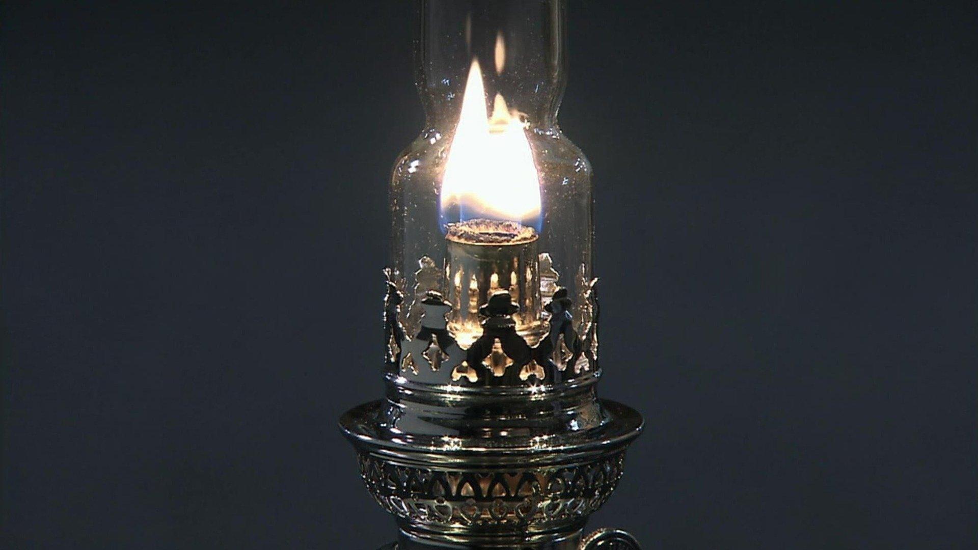 How It's Made: Oil Lamps; Chocolate Mints; Underfloor Heating