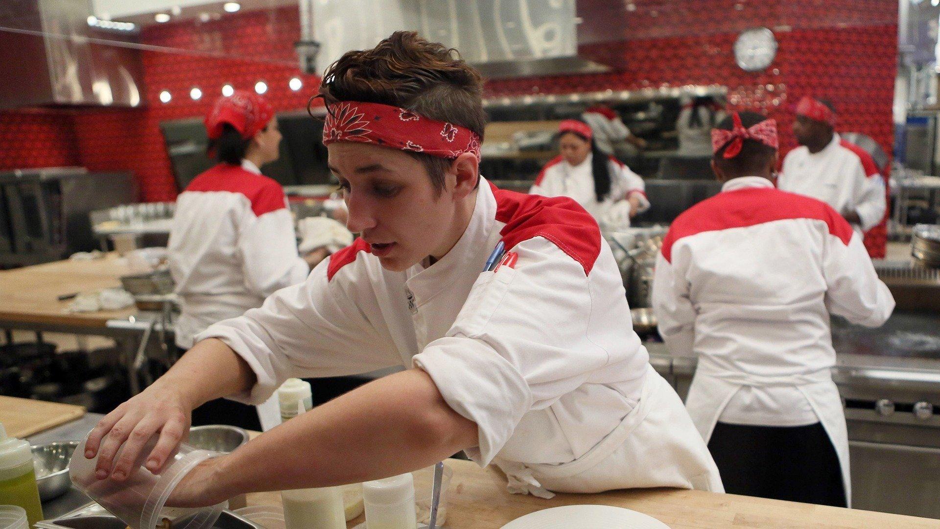 Hell's Kitchen: 12 Chefs Compete