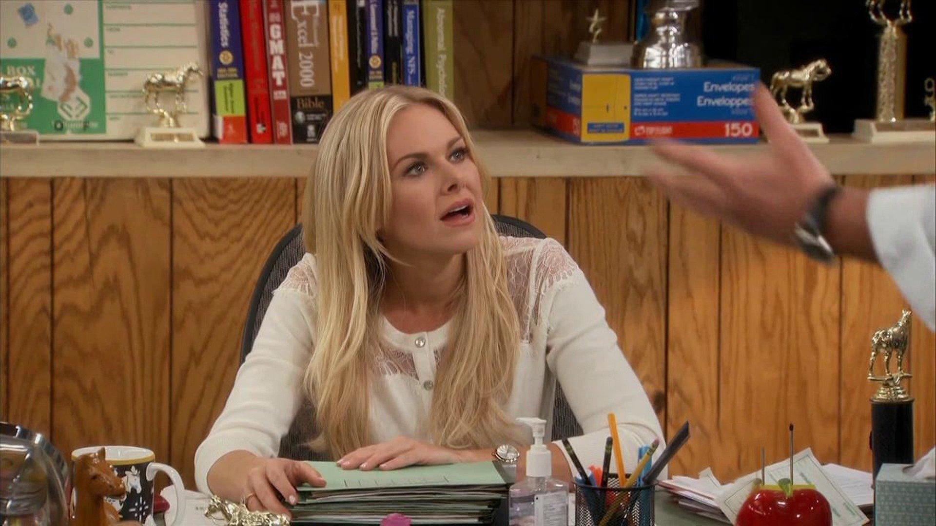 Anger Management: Charlie Gets in Bed With Jordan and Her Ex