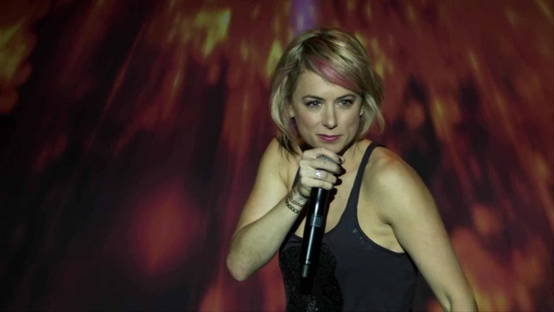 Iliza Shlesinger Freezing Hot