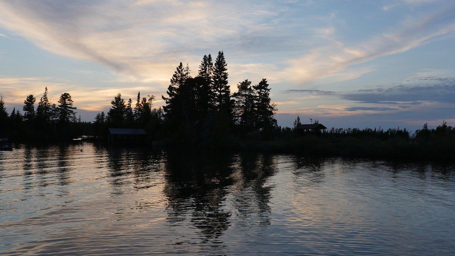 Watch Great Lakes Wild: S1E1 - Isle Royale on Philo for Free