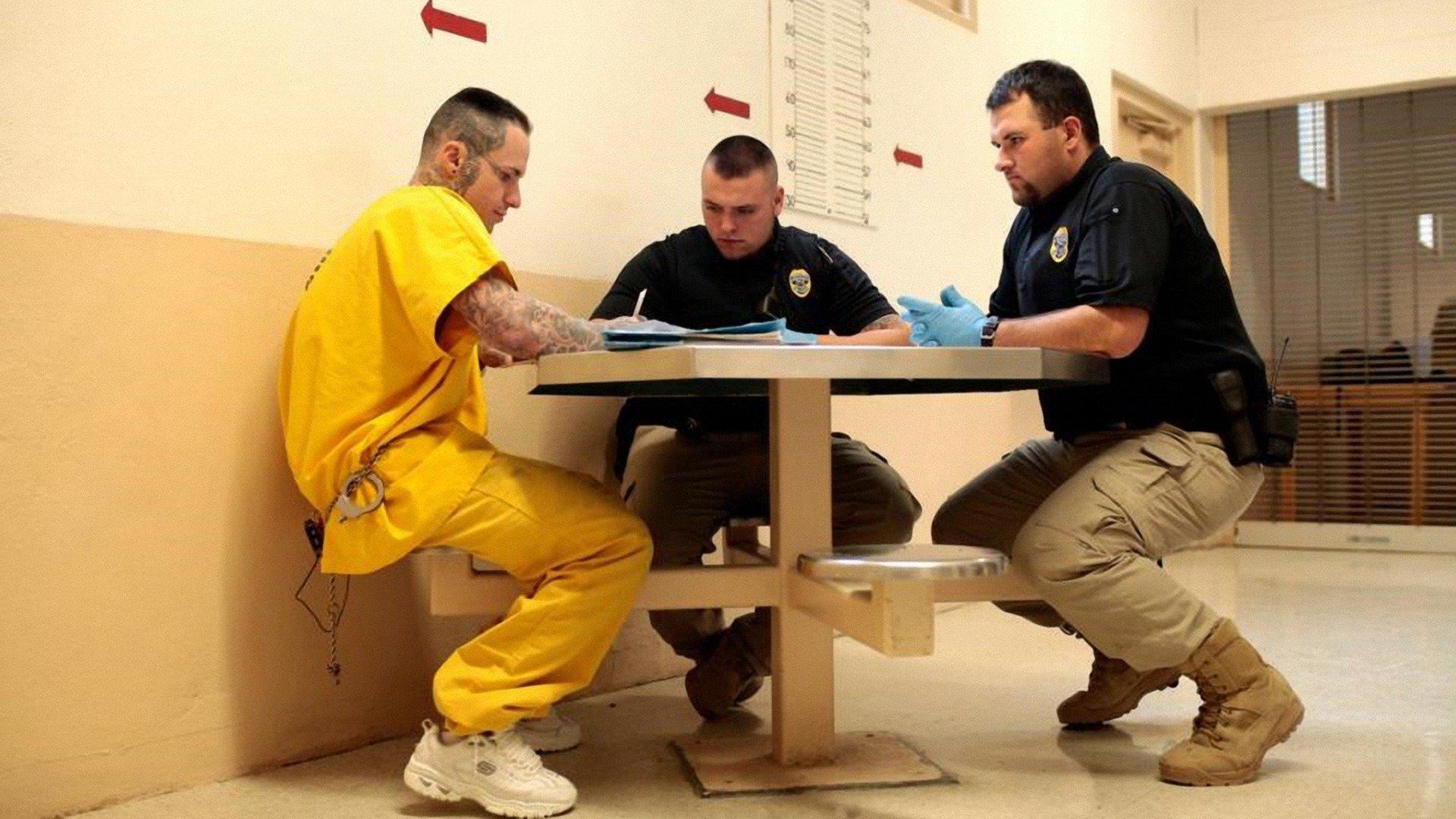 Behind Bars: Rookie Year: Gangland