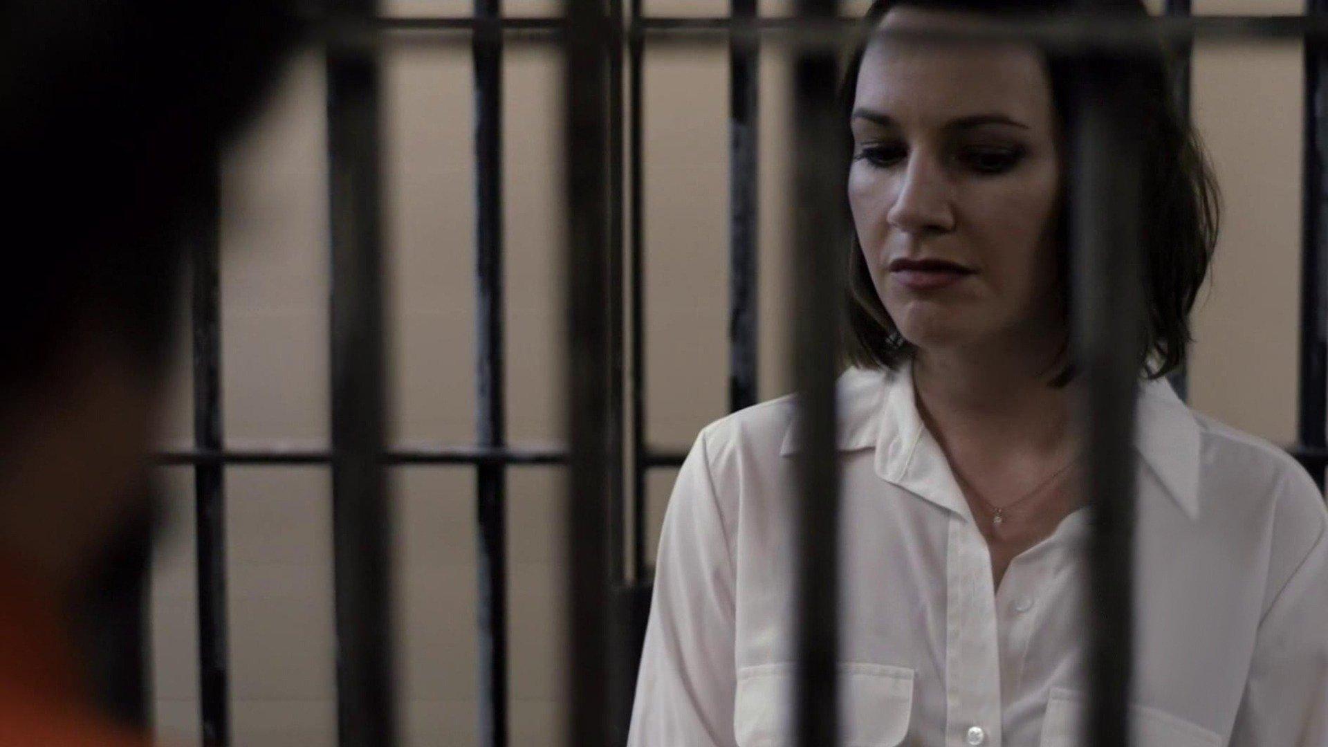 Murder Comes to Town: Mom Makes Four