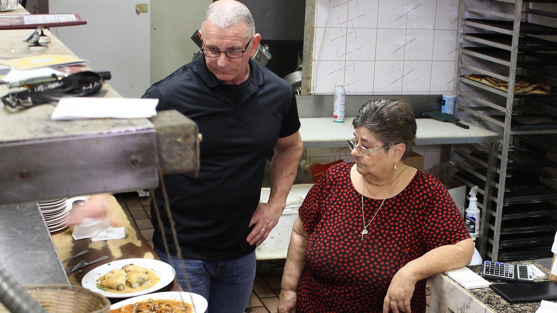 Restaurant: Impossible: Ambush: In Robert We Trust