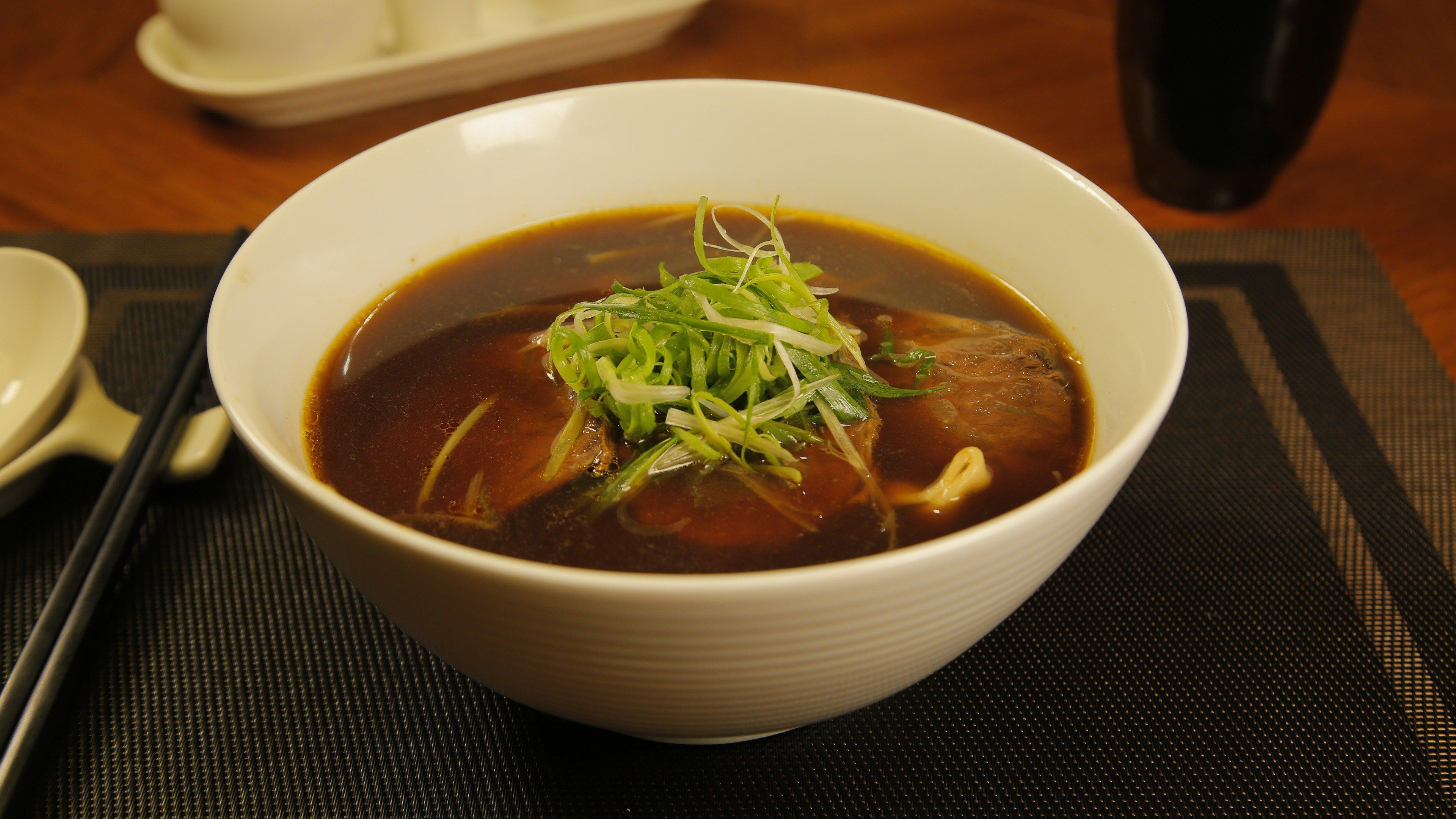 Bizarre Foods: Delicious Destinations: Taipei