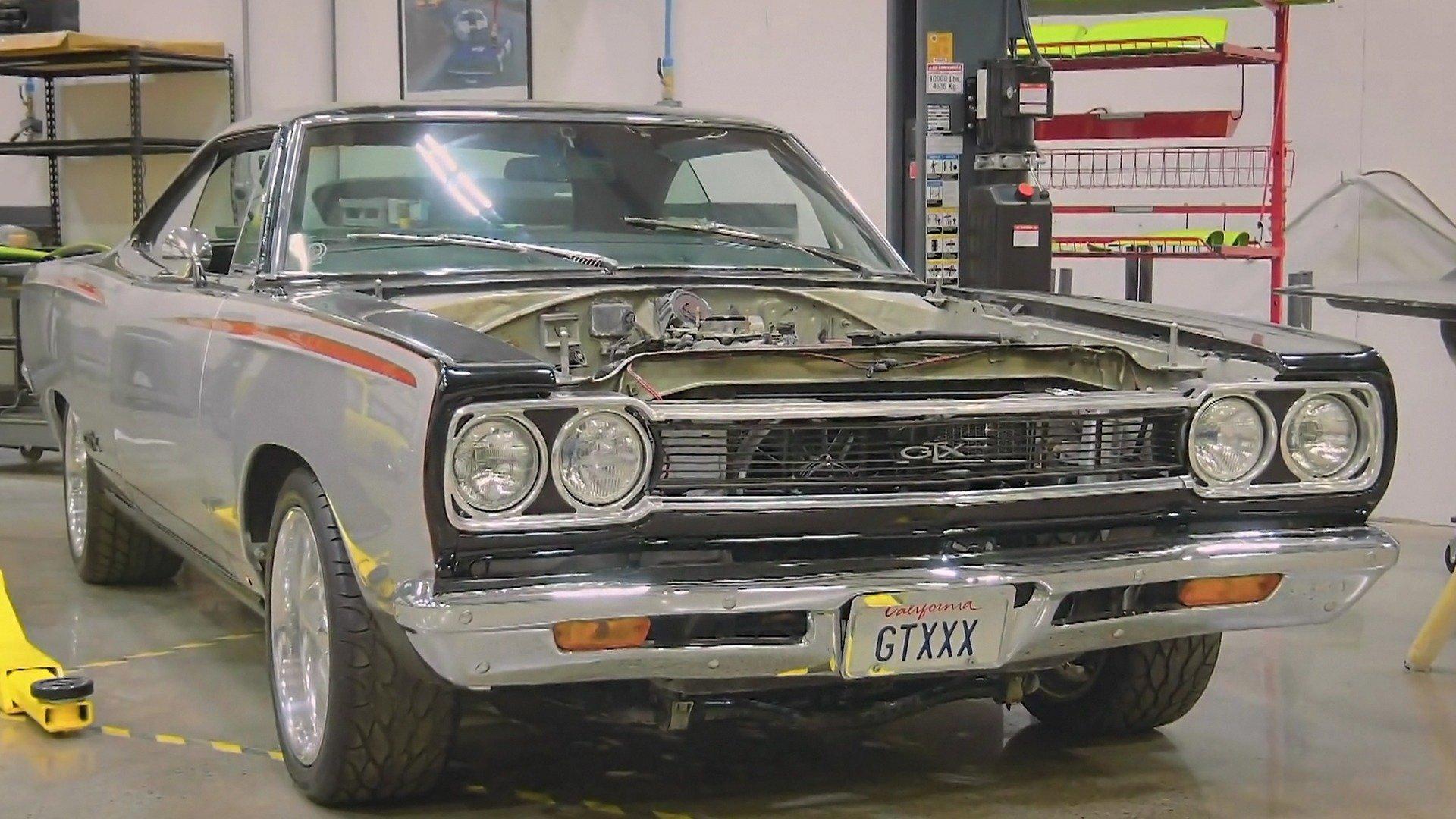 Graveyard Carz: SEMA Has Eyes on a Hellbird