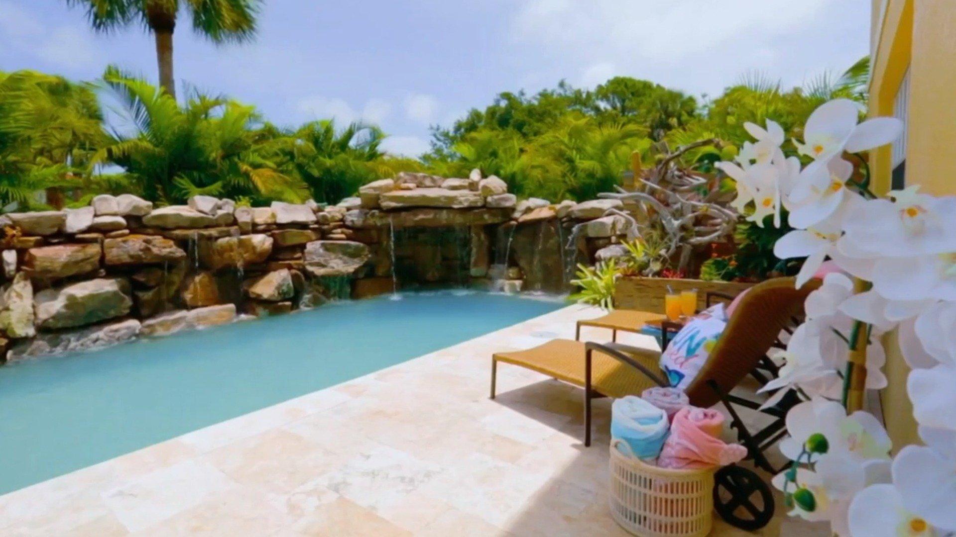 Insane Pools: Off the Deep End: Small Yard, Big Dreams