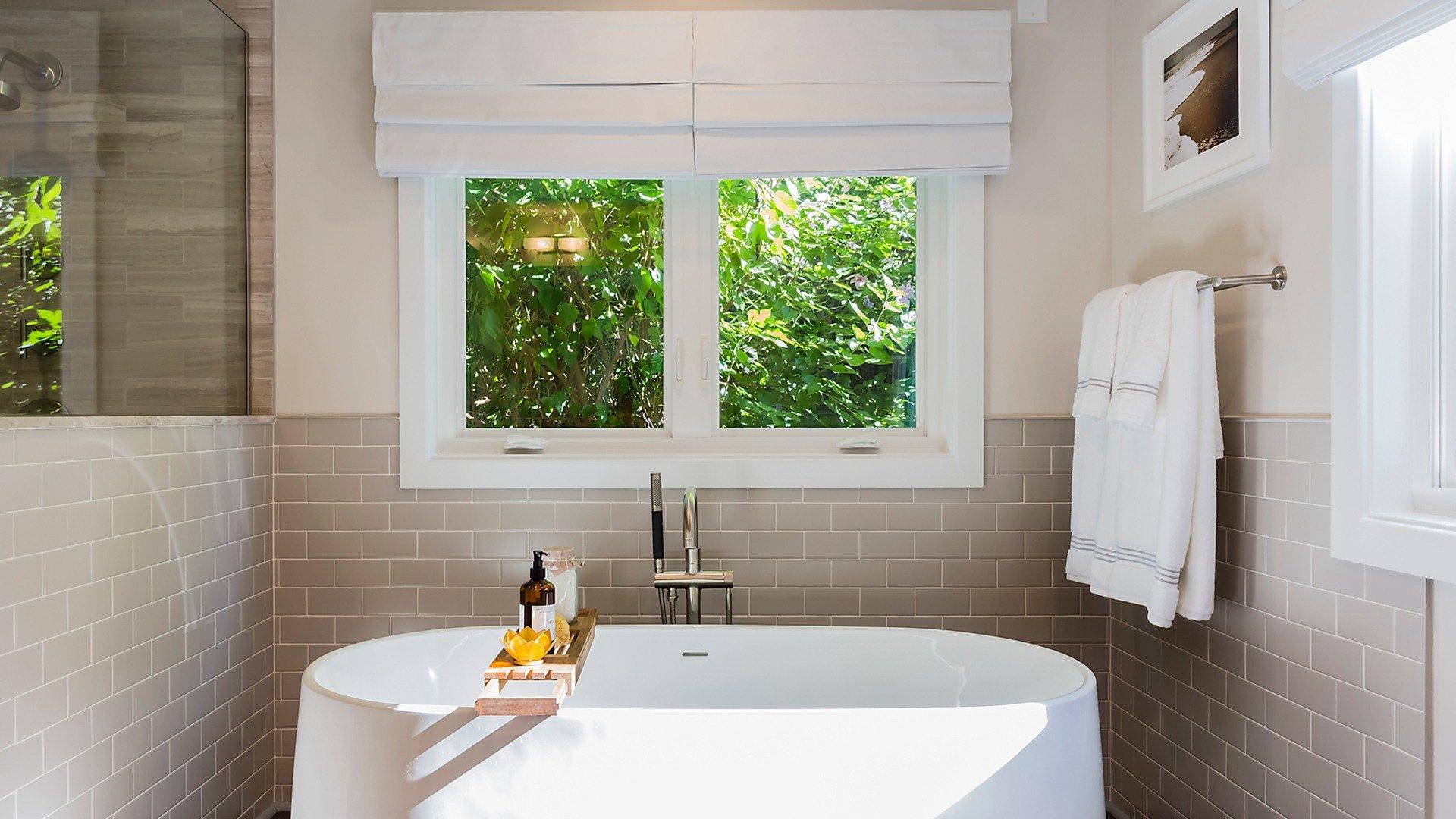 Love It or List It: Lackluster Lake House