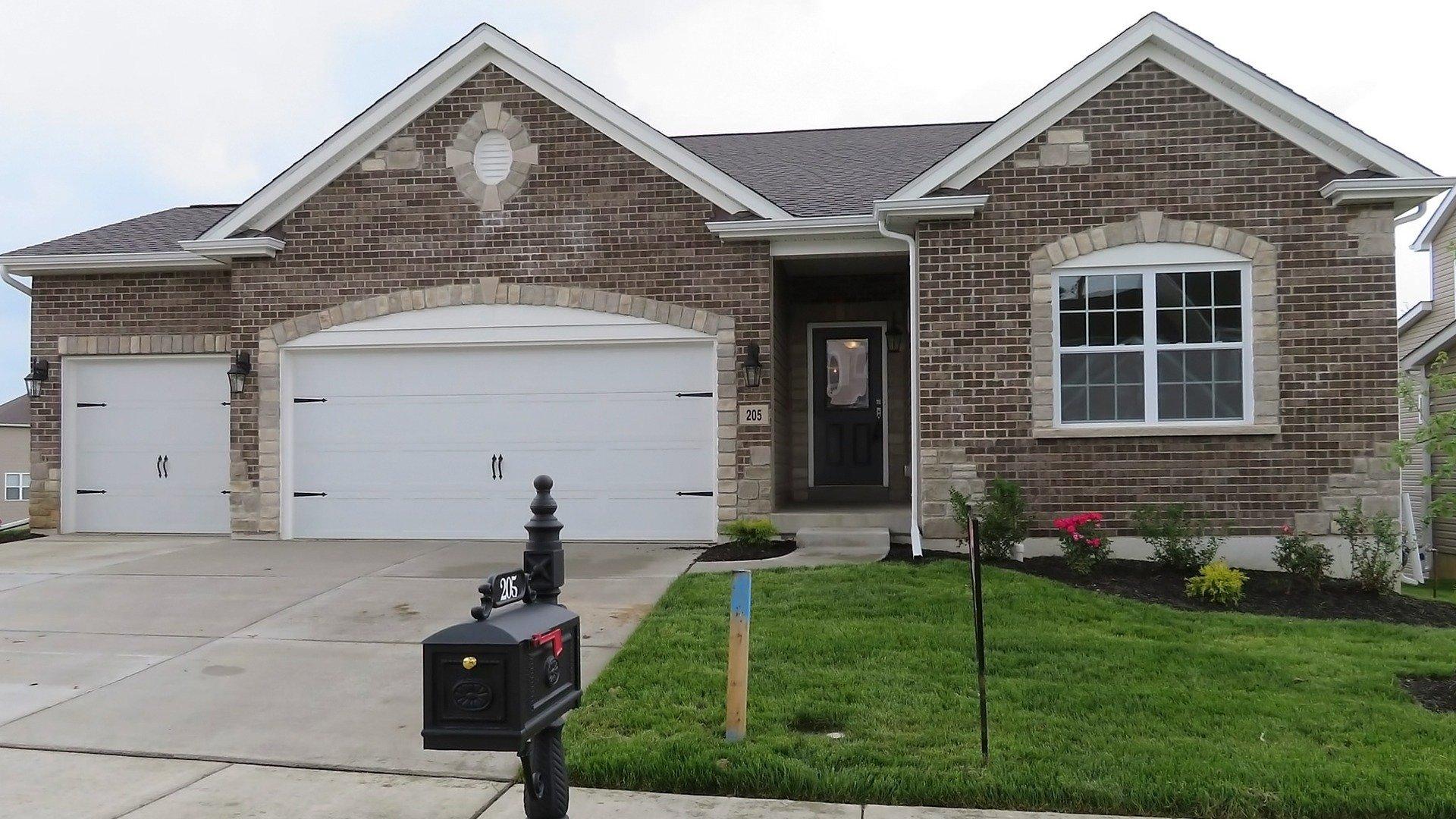 House Hunters: The Spirit of Lake St. Louis