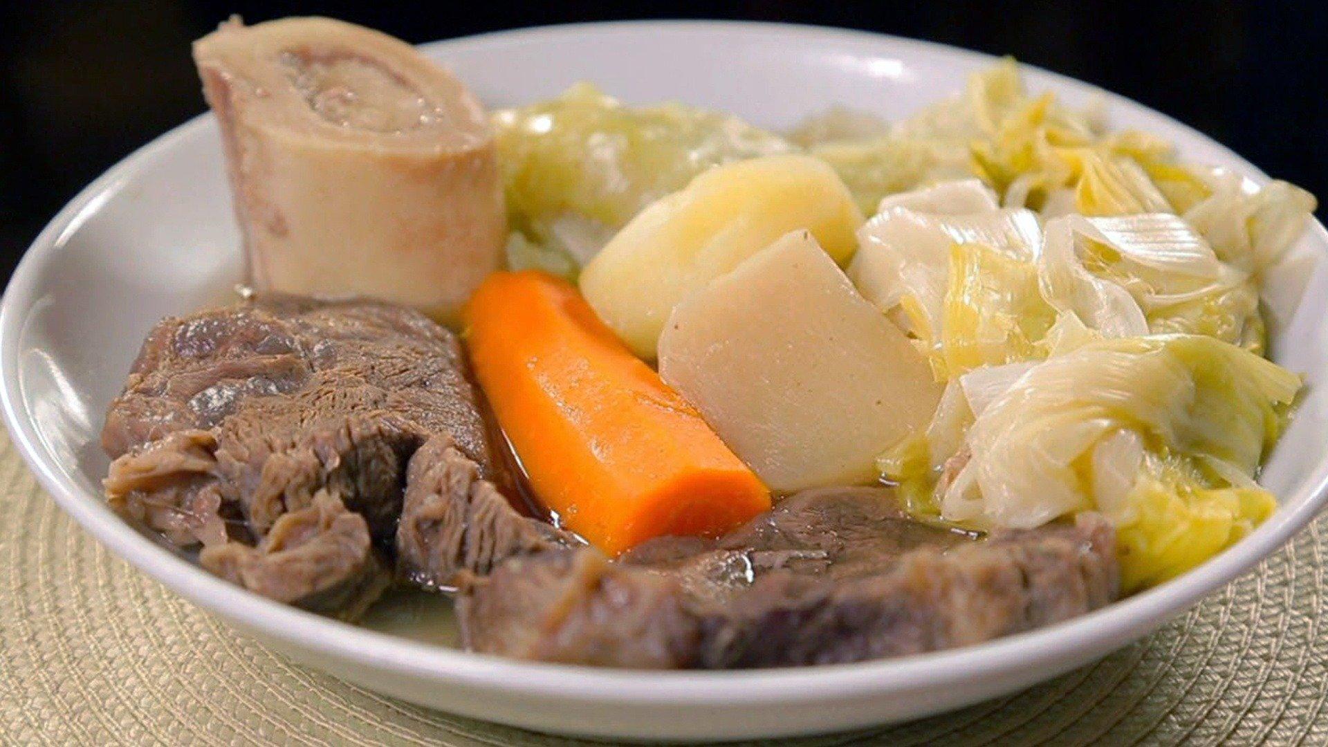 Watch Bizarre Foods: Delicious Destinations: S7E22 - Paris: Second Bite ...