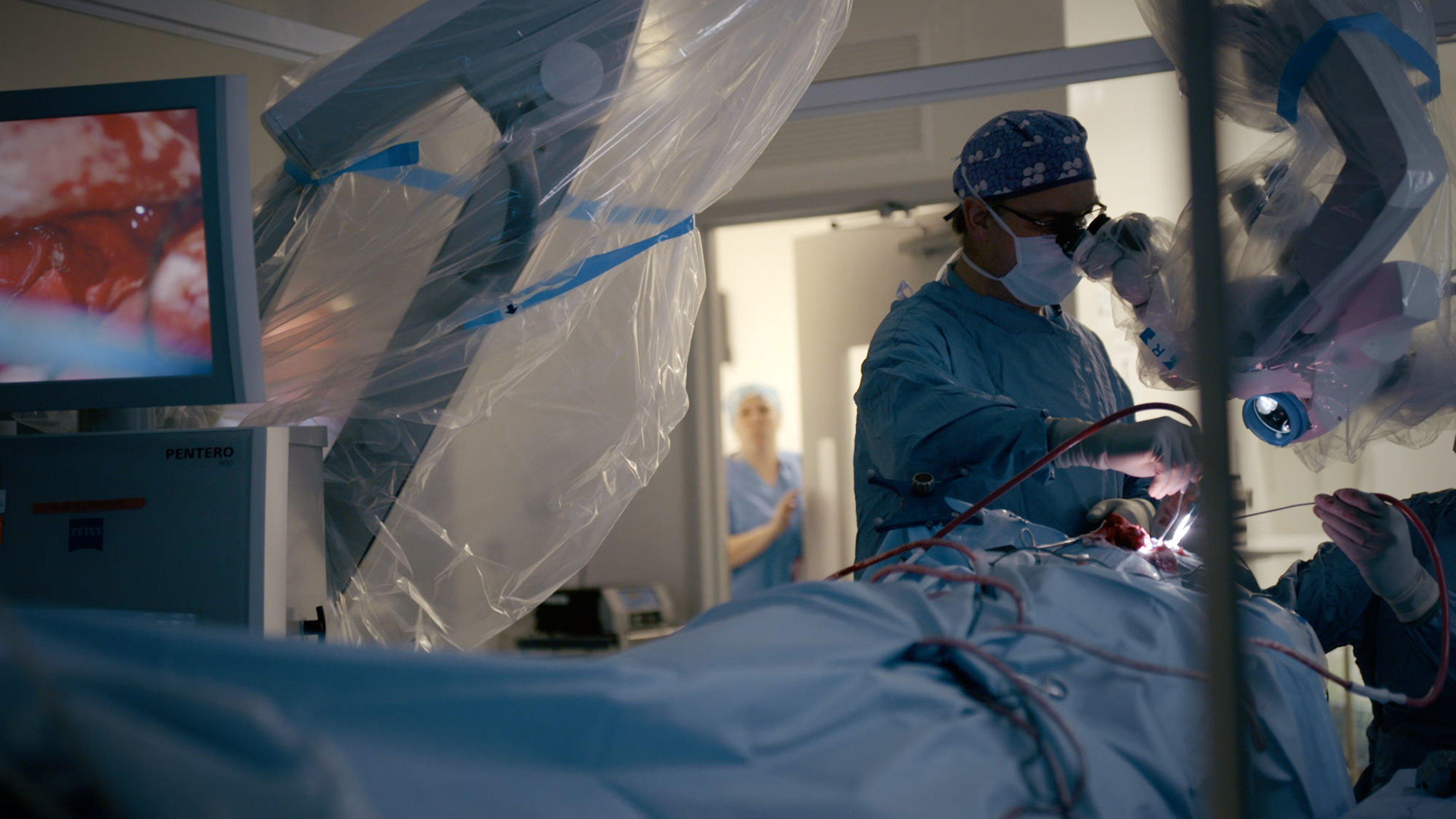 Watch 999 Critical Condition: S1E4 - My Job is to Stop that Patient ...