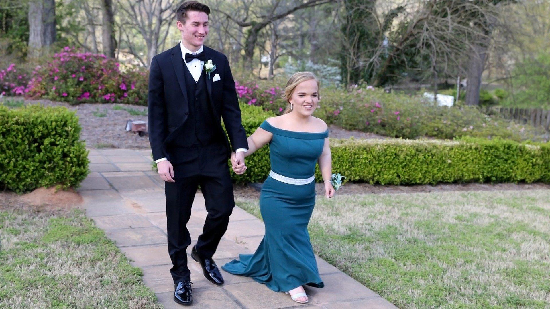 7 Little Johnstons: A Prom Kiss & A Prom Diss