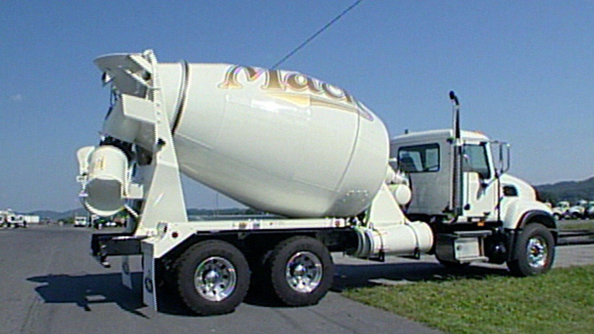 Modern Marvels: Extreme Trucks