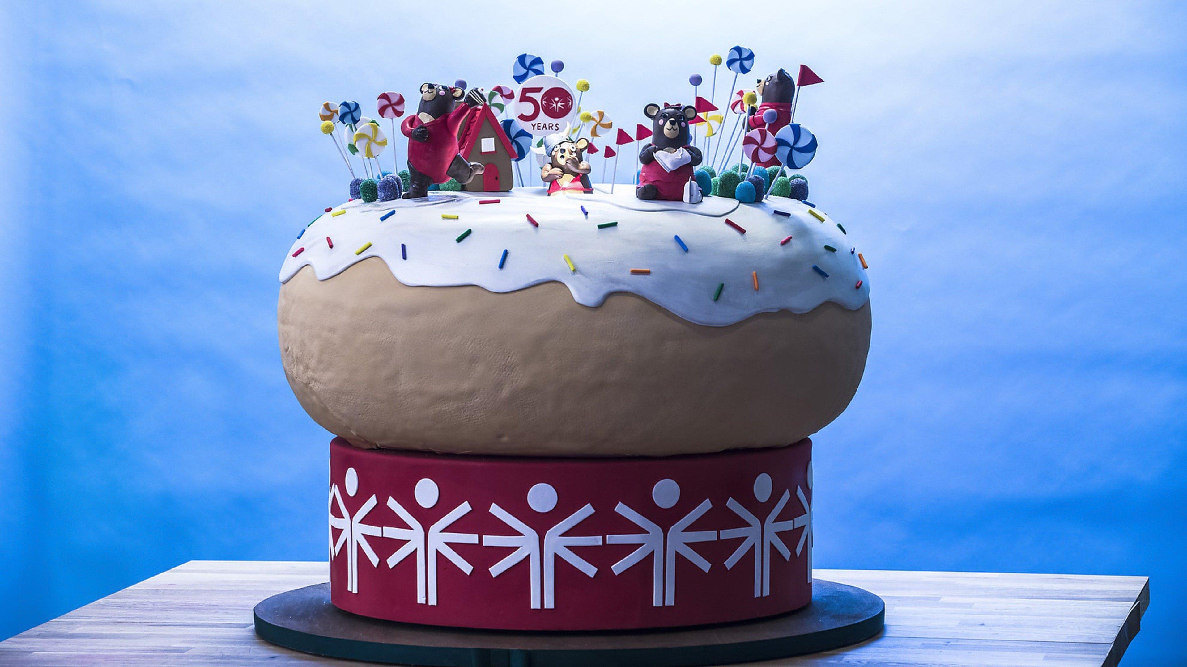 Duff Takes the Cake: Cakes, Home Bakes and Frozen Lakes