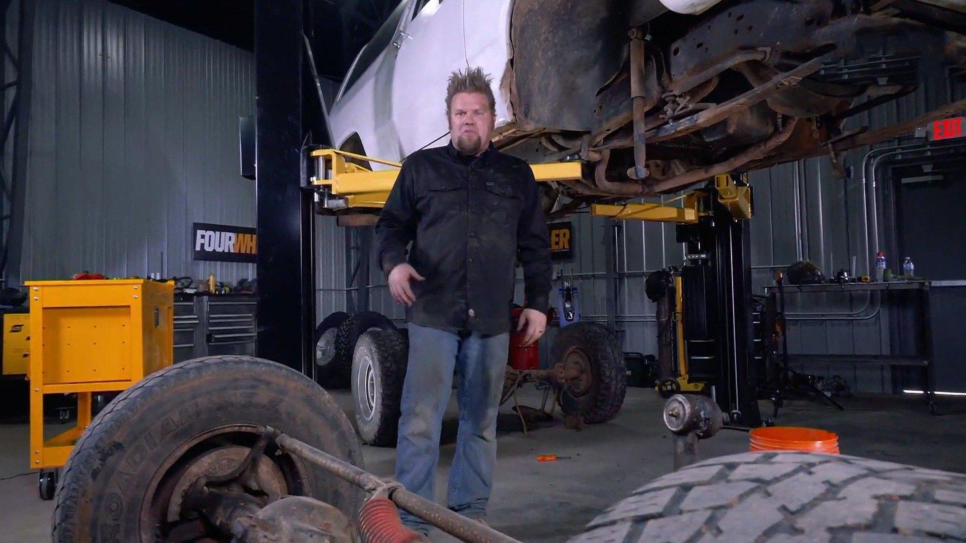 FourWheeler: Full Float vs. Semi-Float Axle