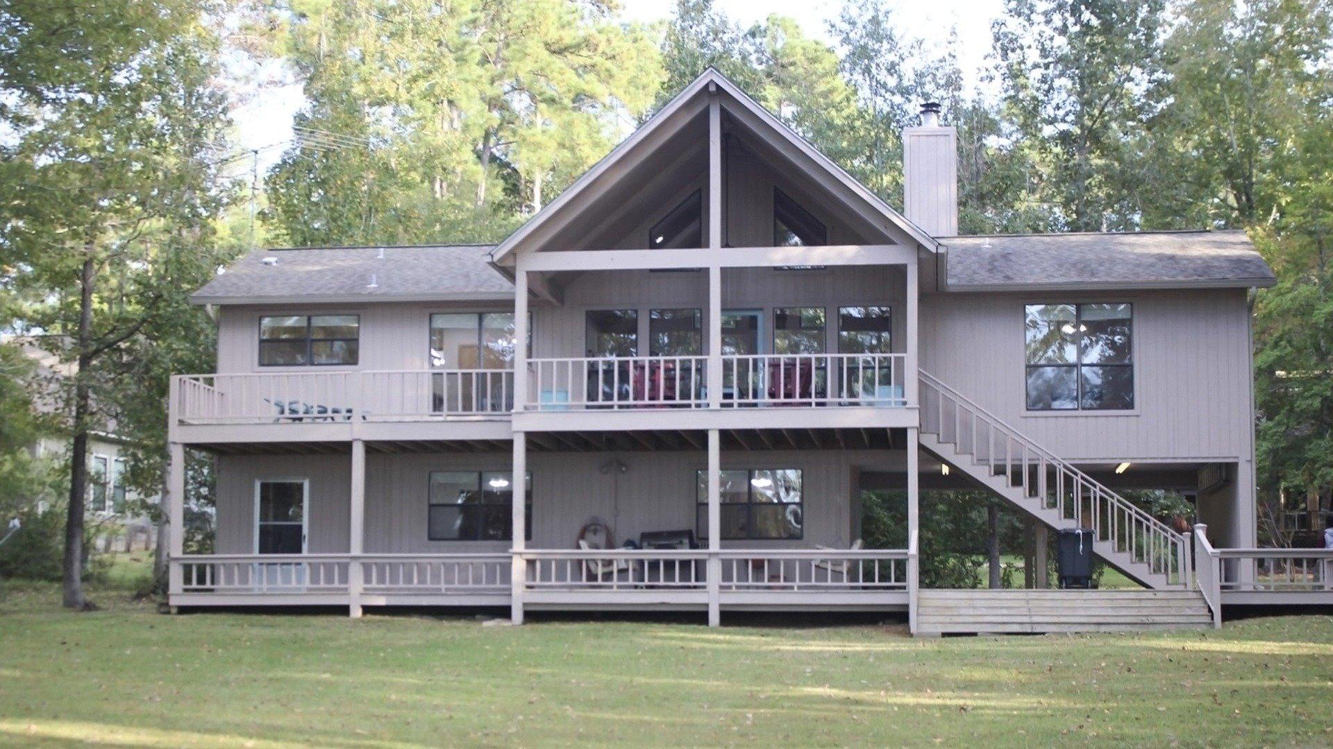 Lakefront Bargain Hunt: Living Lake Life in the Fast Lane