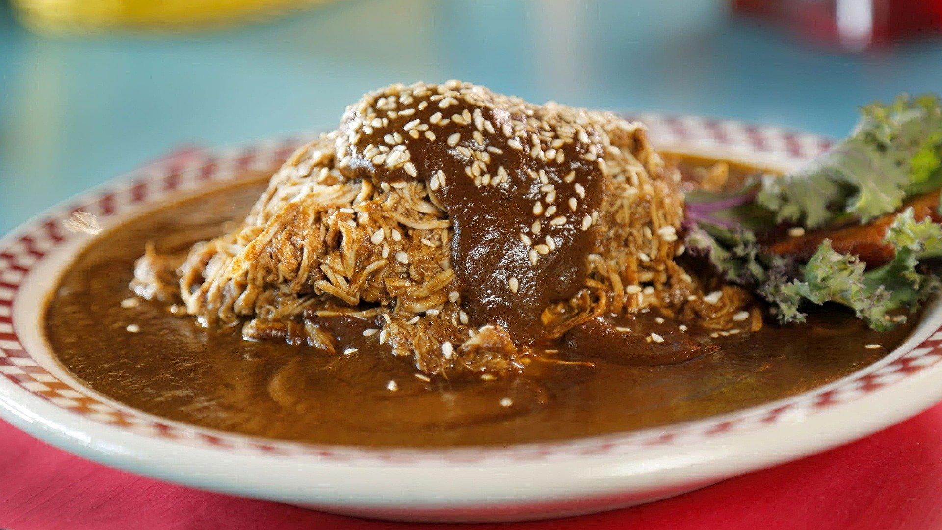 Diners, Drive-Ins and Dives: Triple D Nation: Smothered and Covered