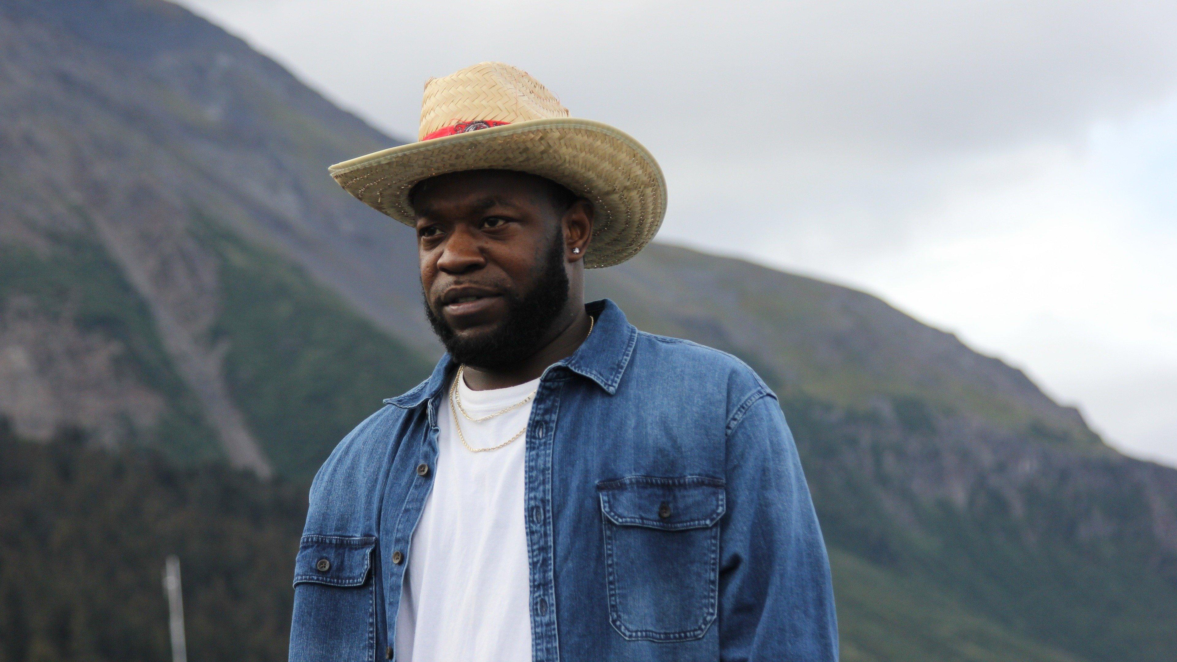 Aliens in Alaska: Men In Black