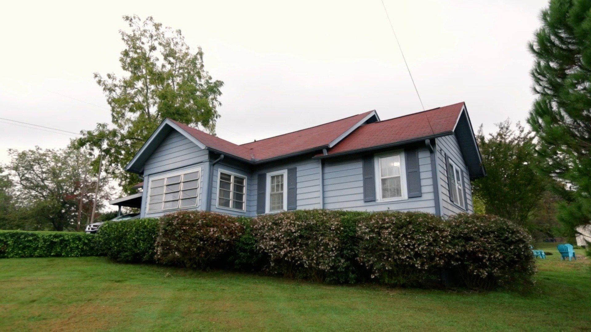 Lakefront Bargain Hunt: Renovation: A Homecoming on Blue Ridge Lake