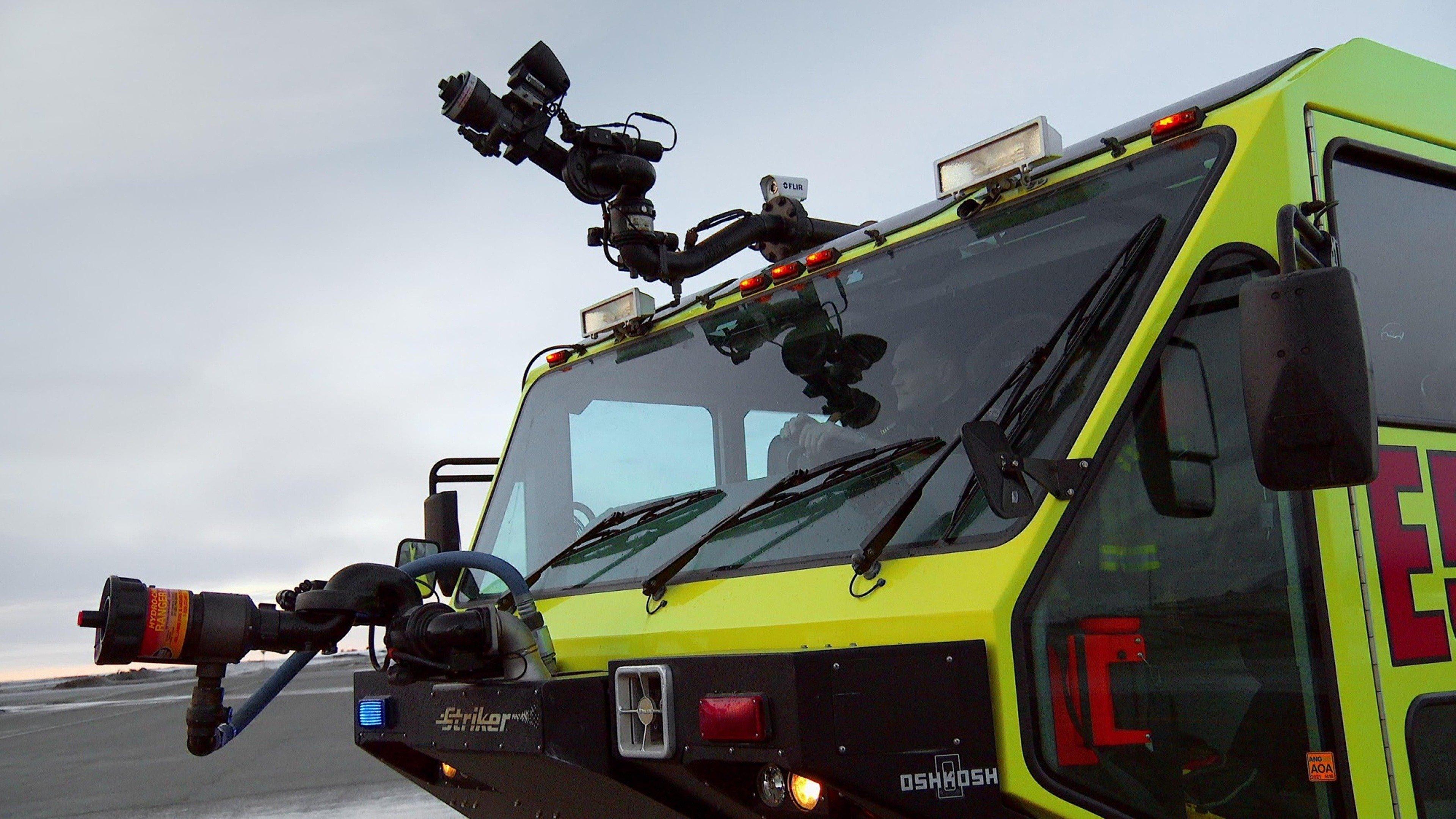 Ice Airport Alaska: Emergency Landing
