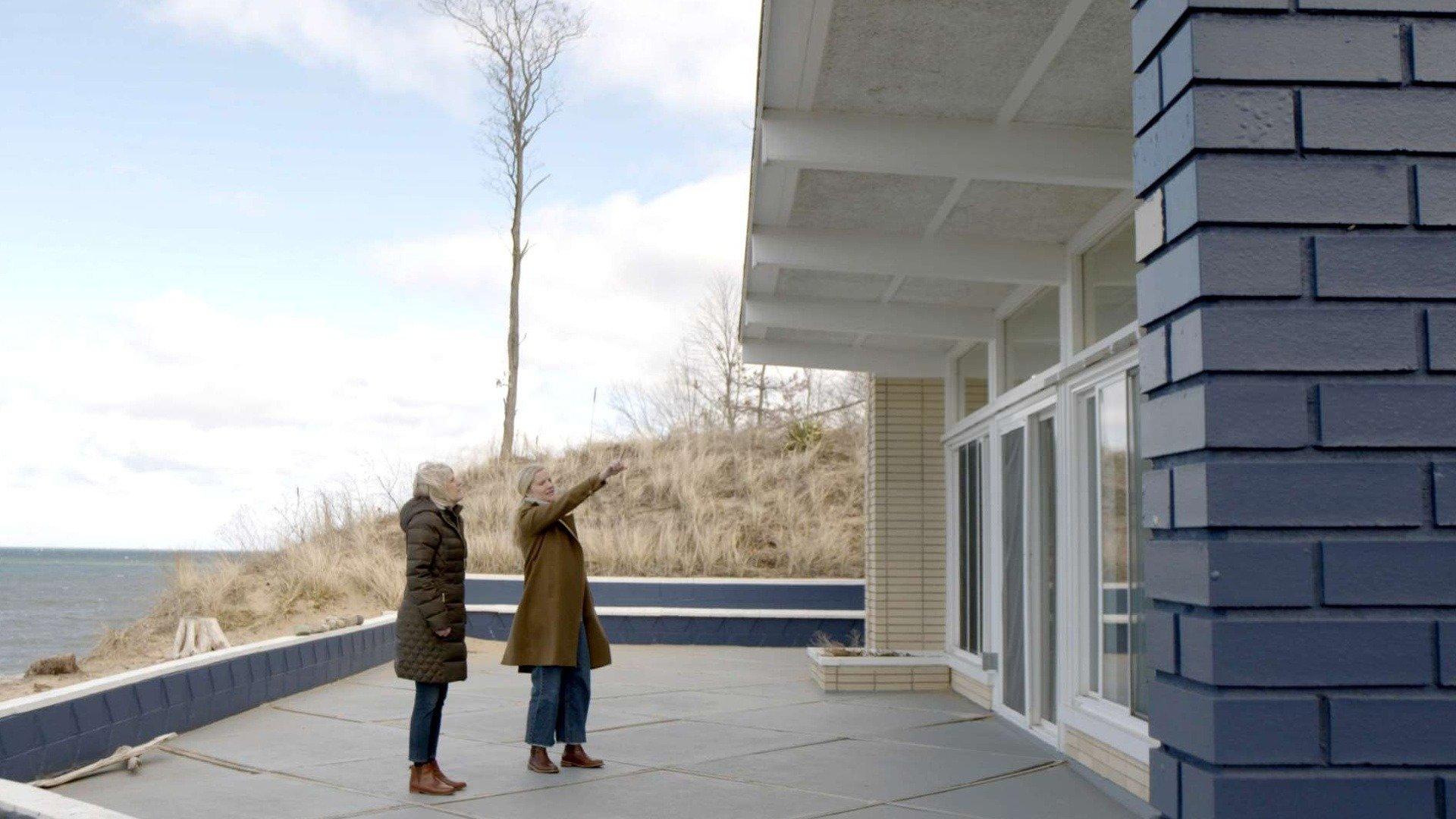 The Established Home: Midcentury Modern Beach House