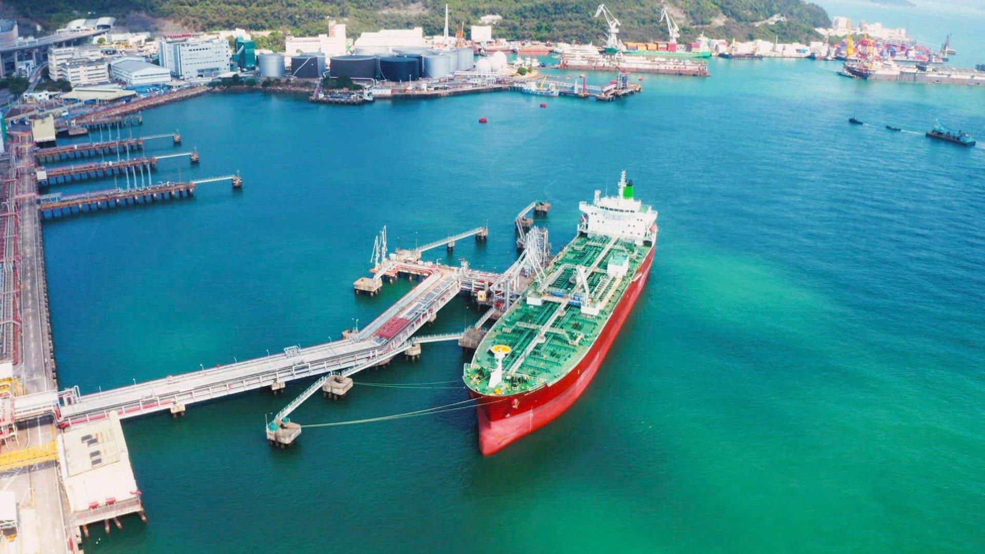 Out of Stock: Supply Chain Crisis: Fuel of Global Disaster