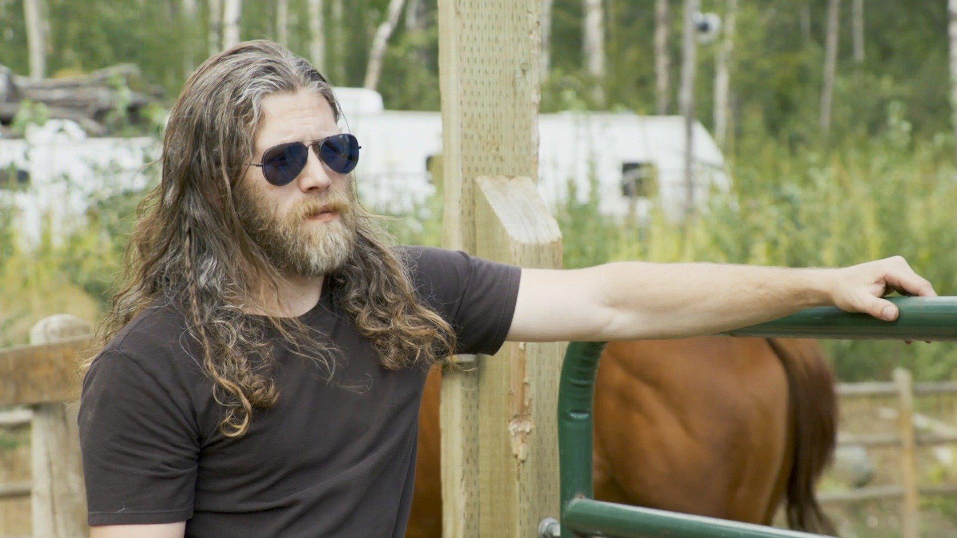 Alaskan Bush People: Above Us Only Blue