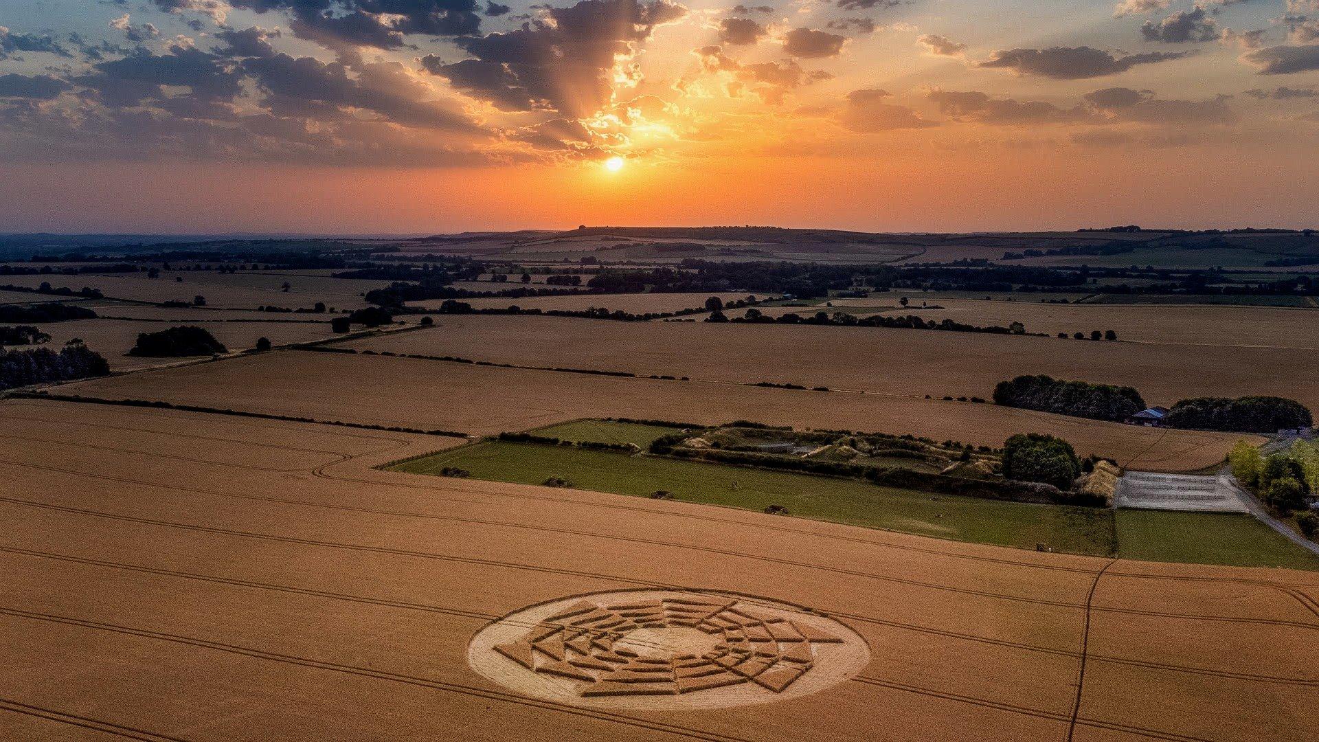 Ancient Aliens: The Crop Circle Code