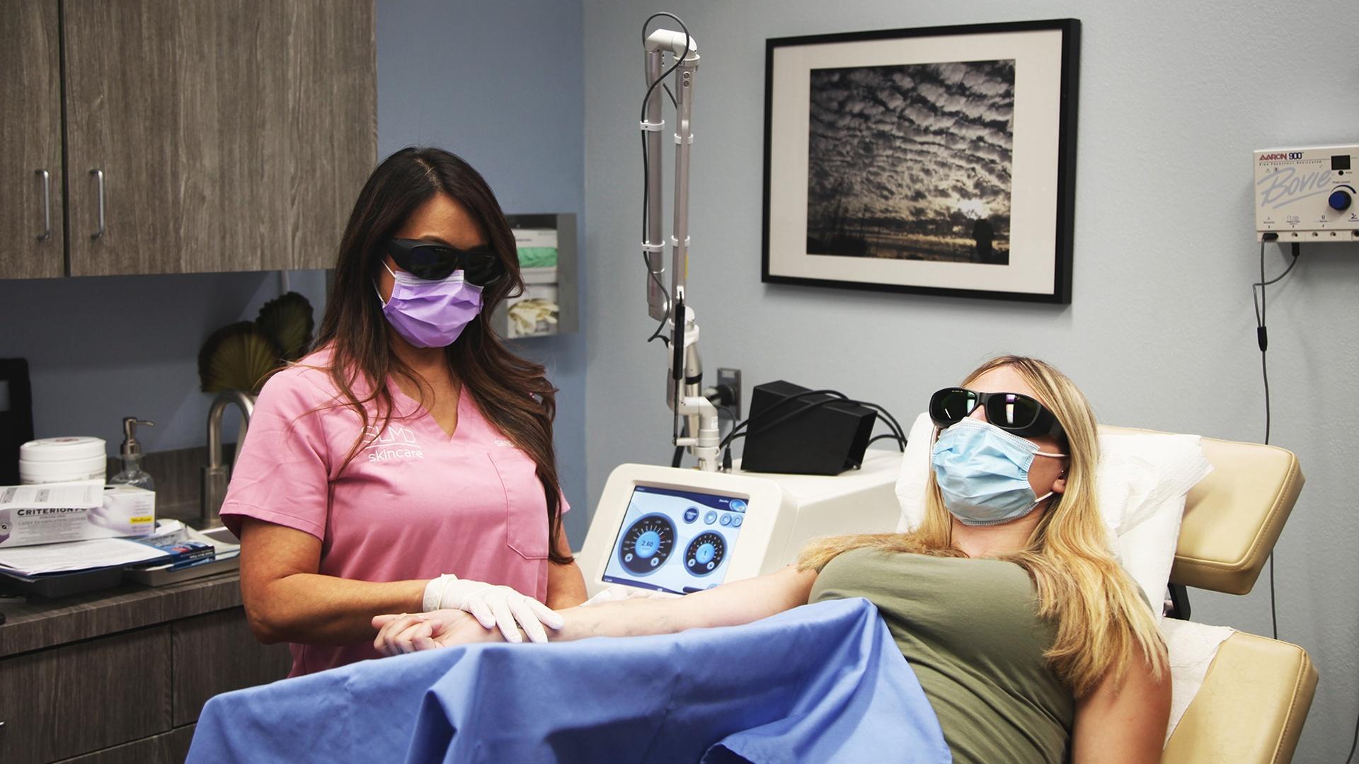 Dr. Pimple Popper: Pop Ups: The Incredible Bulk