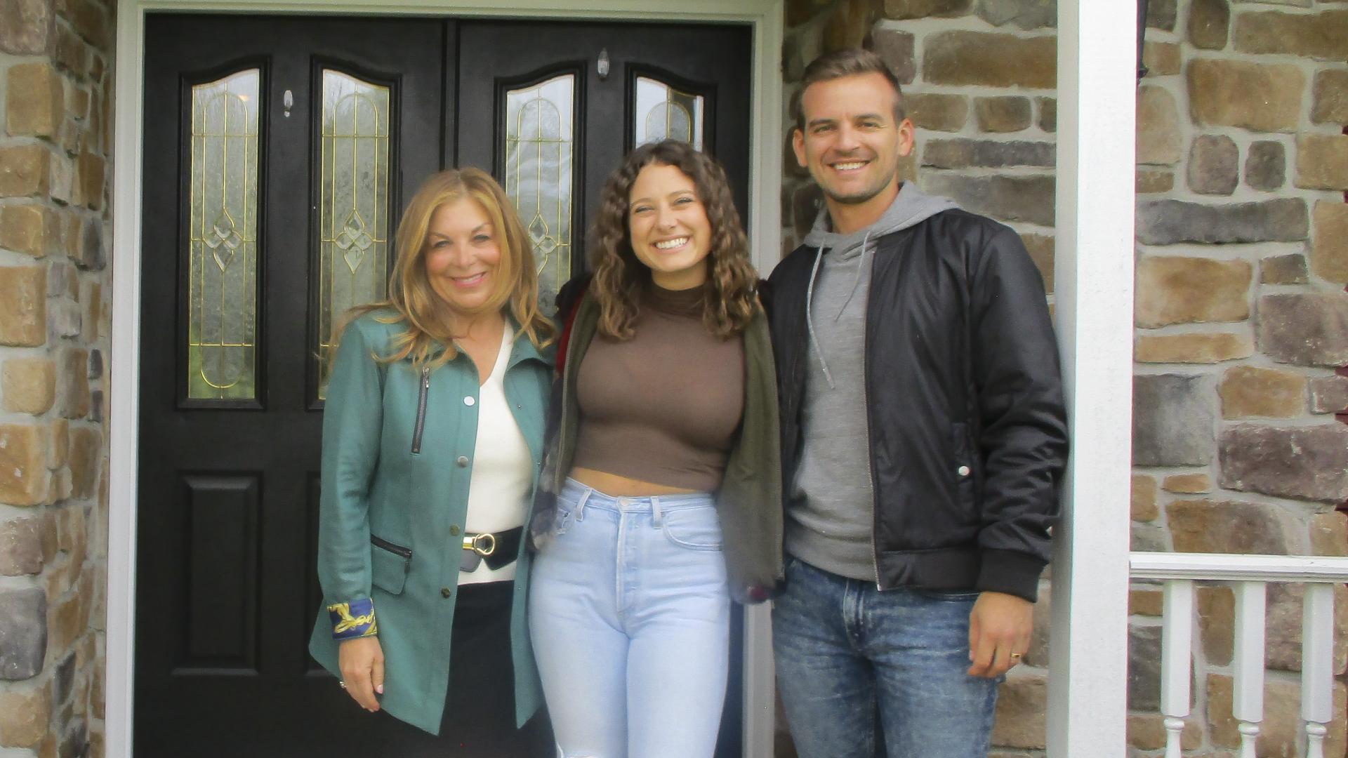 House Hunters: Kicking It in the Country