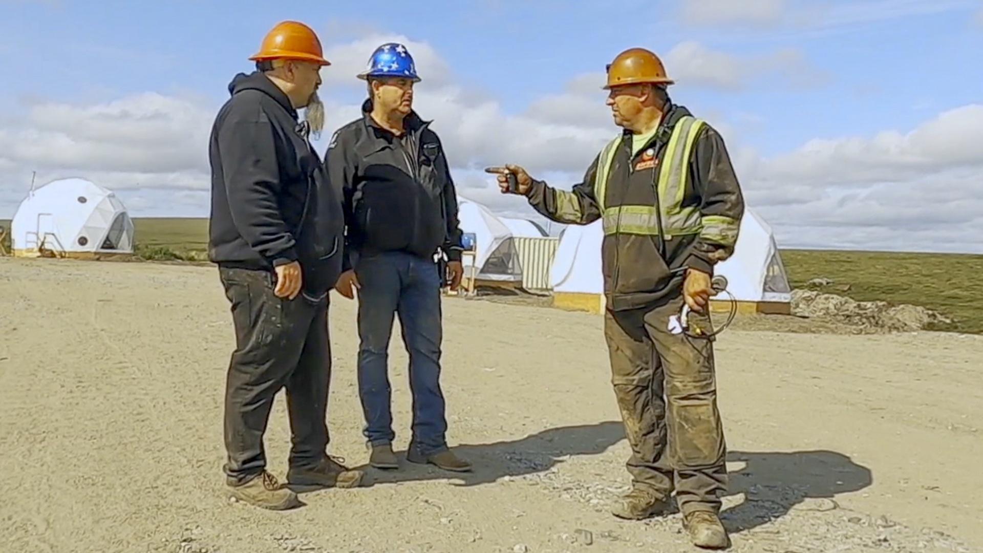 Hoffman Family Gold: Hold My Gear