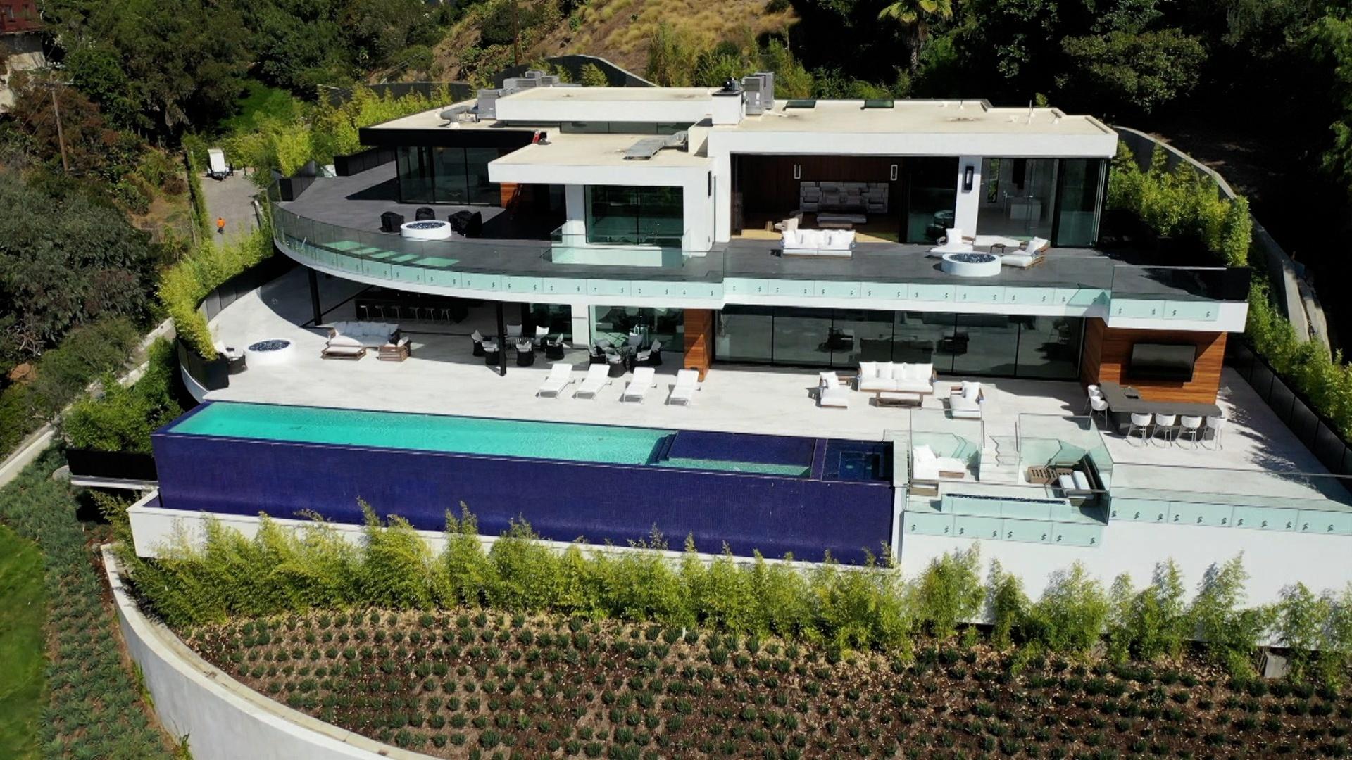 Luxury Homes Revealed: Extraordinary Beverly Hills