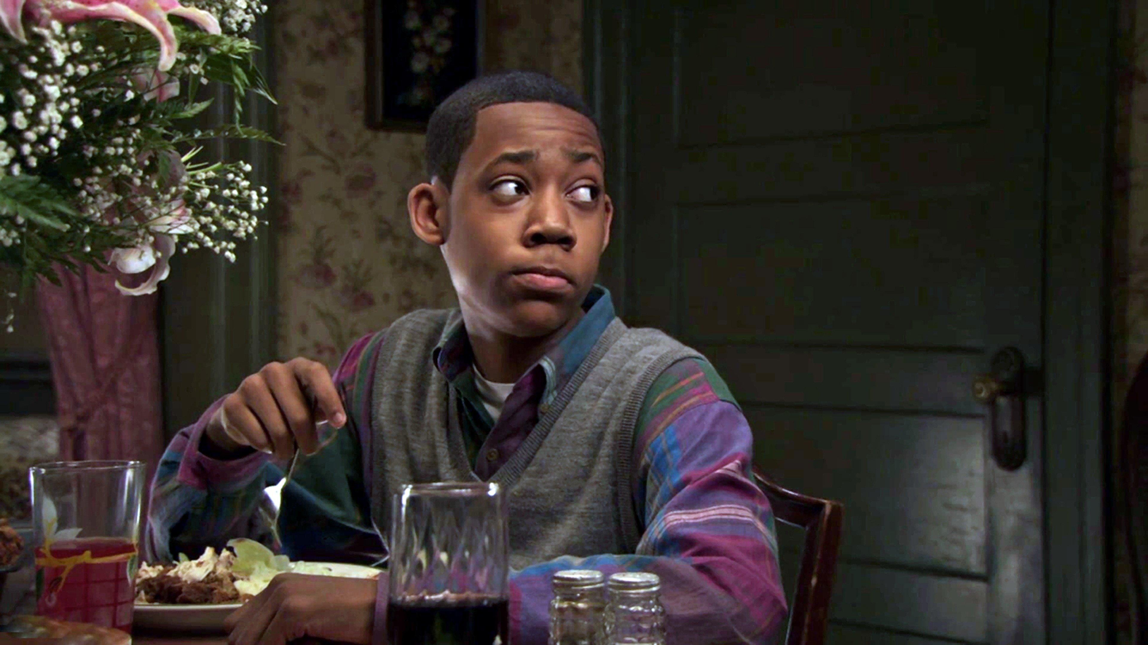 Watch Everybody Hates Chris: S4E9 - Everybody Hates James on Philo for Free