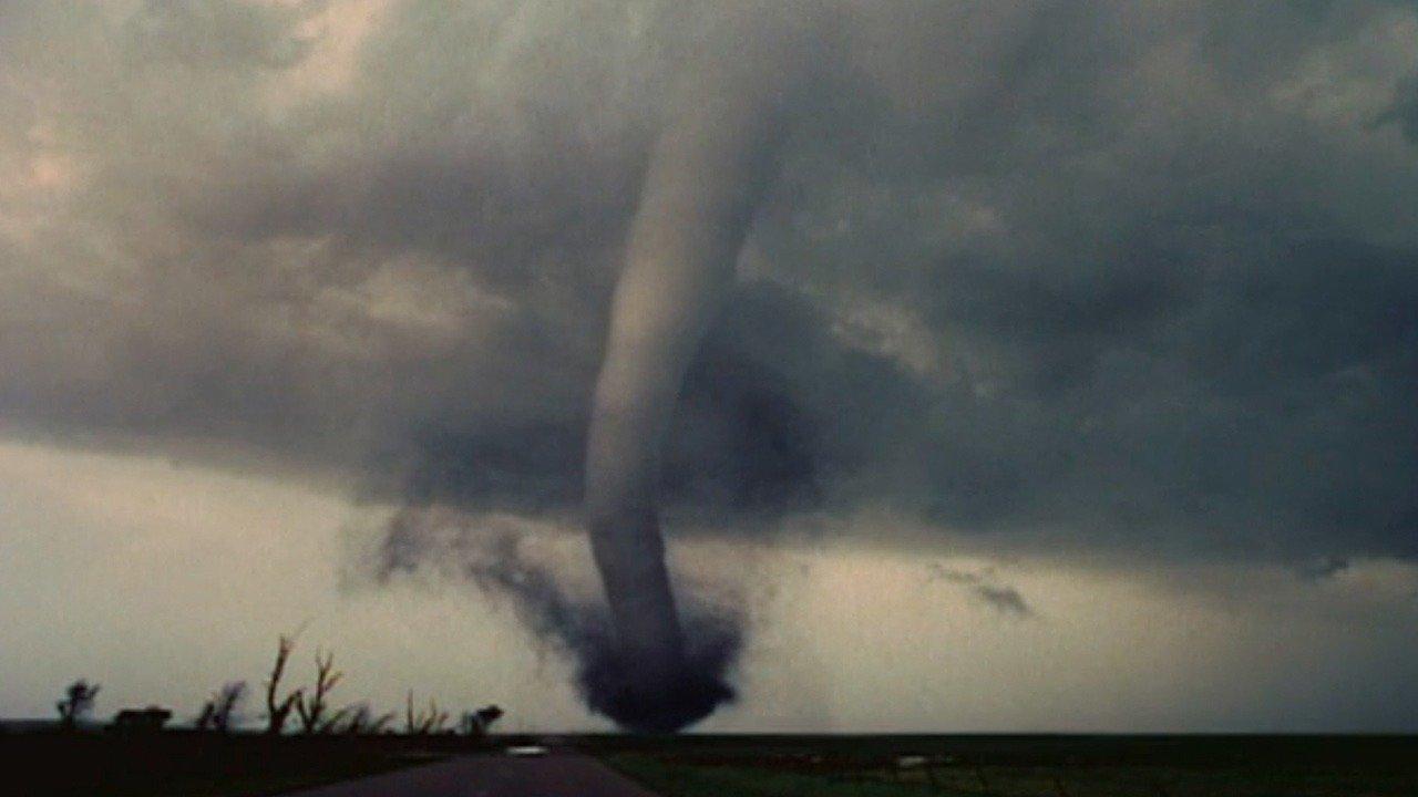 Storm Chasers: A Dangerous Ride