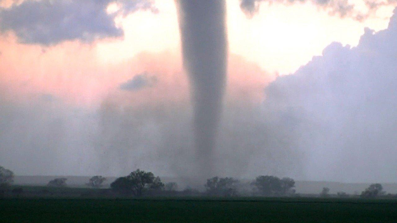 Storm Chasers: Science vs. Instinct