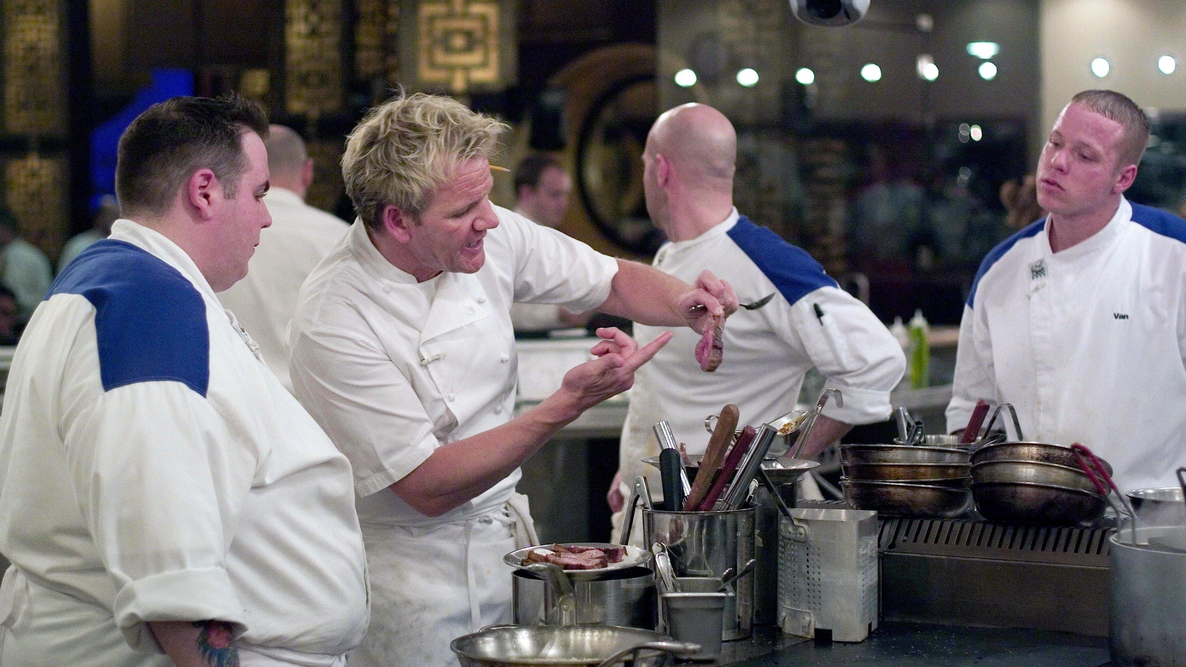 Hell's Kitchen: 10 Chefs Compete
