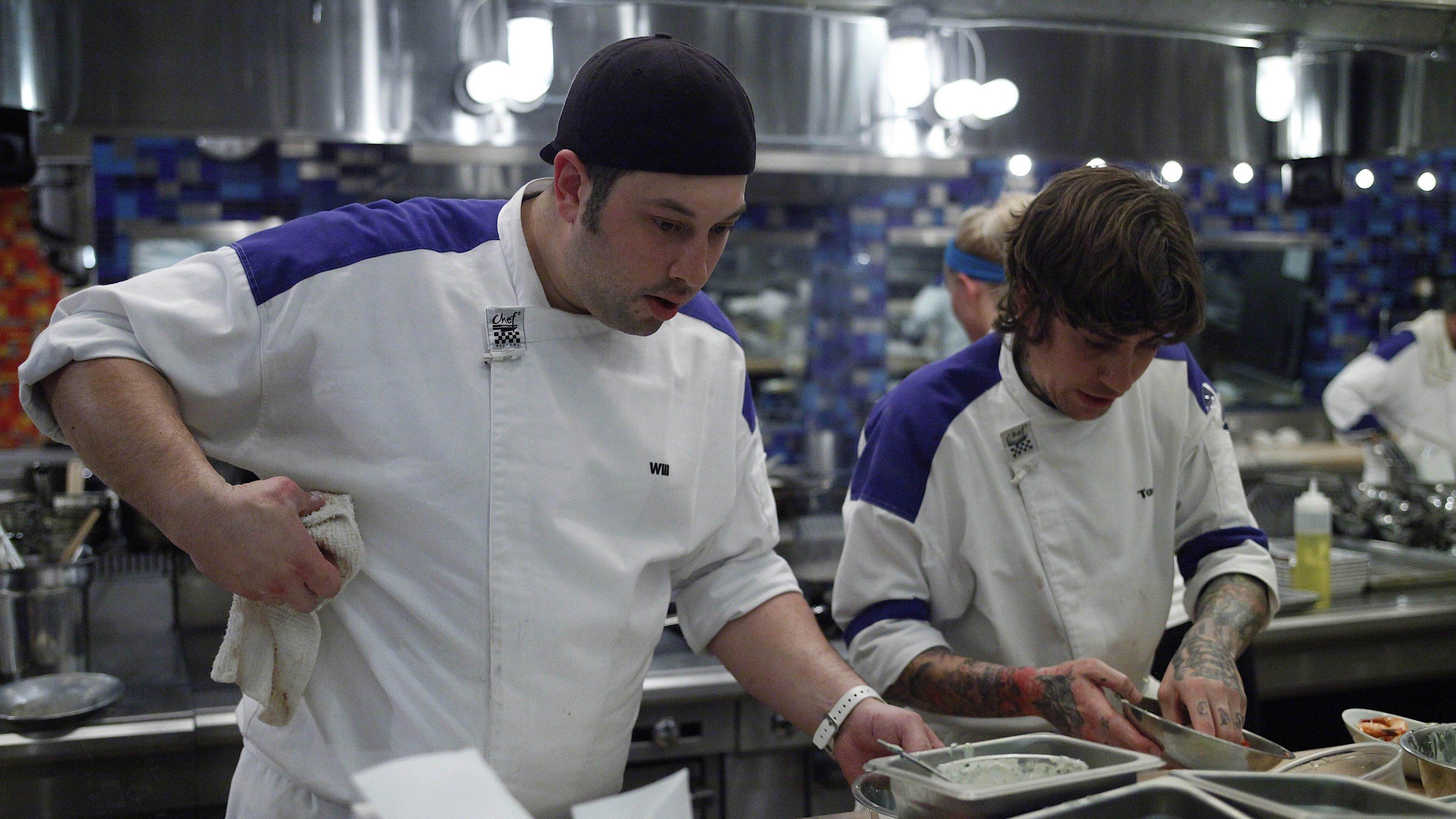 Hell's Kitchen: 8 Chefs Compete