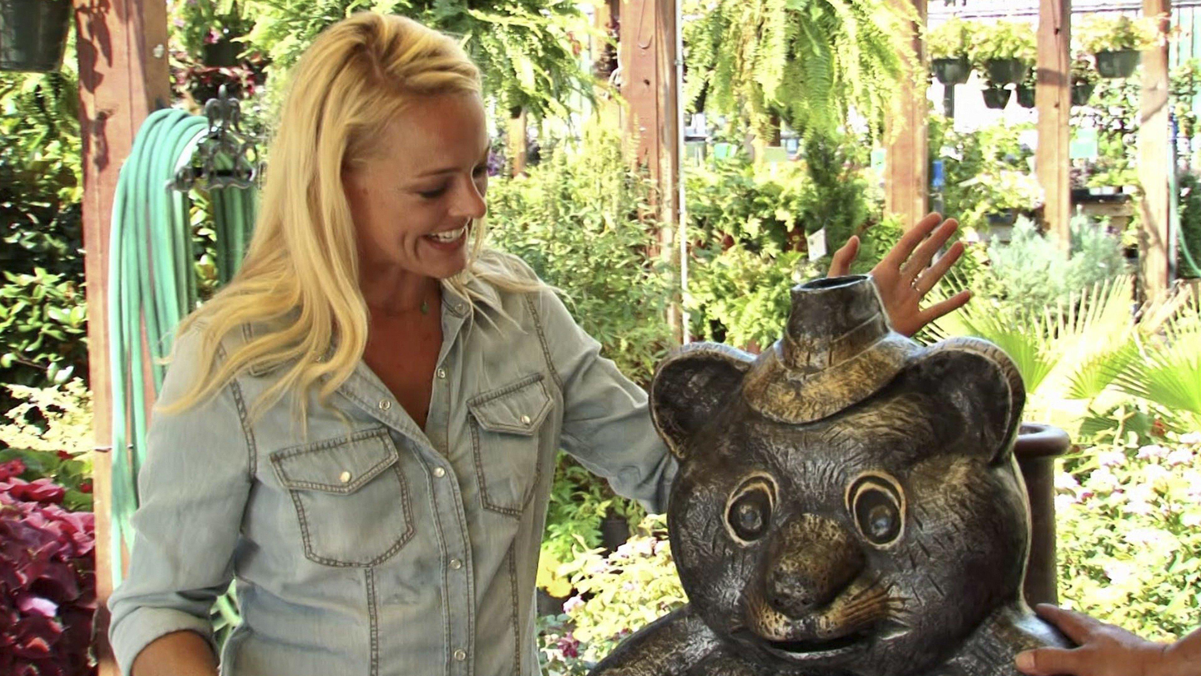 Storage Wars Texas: Buyers on the Storm