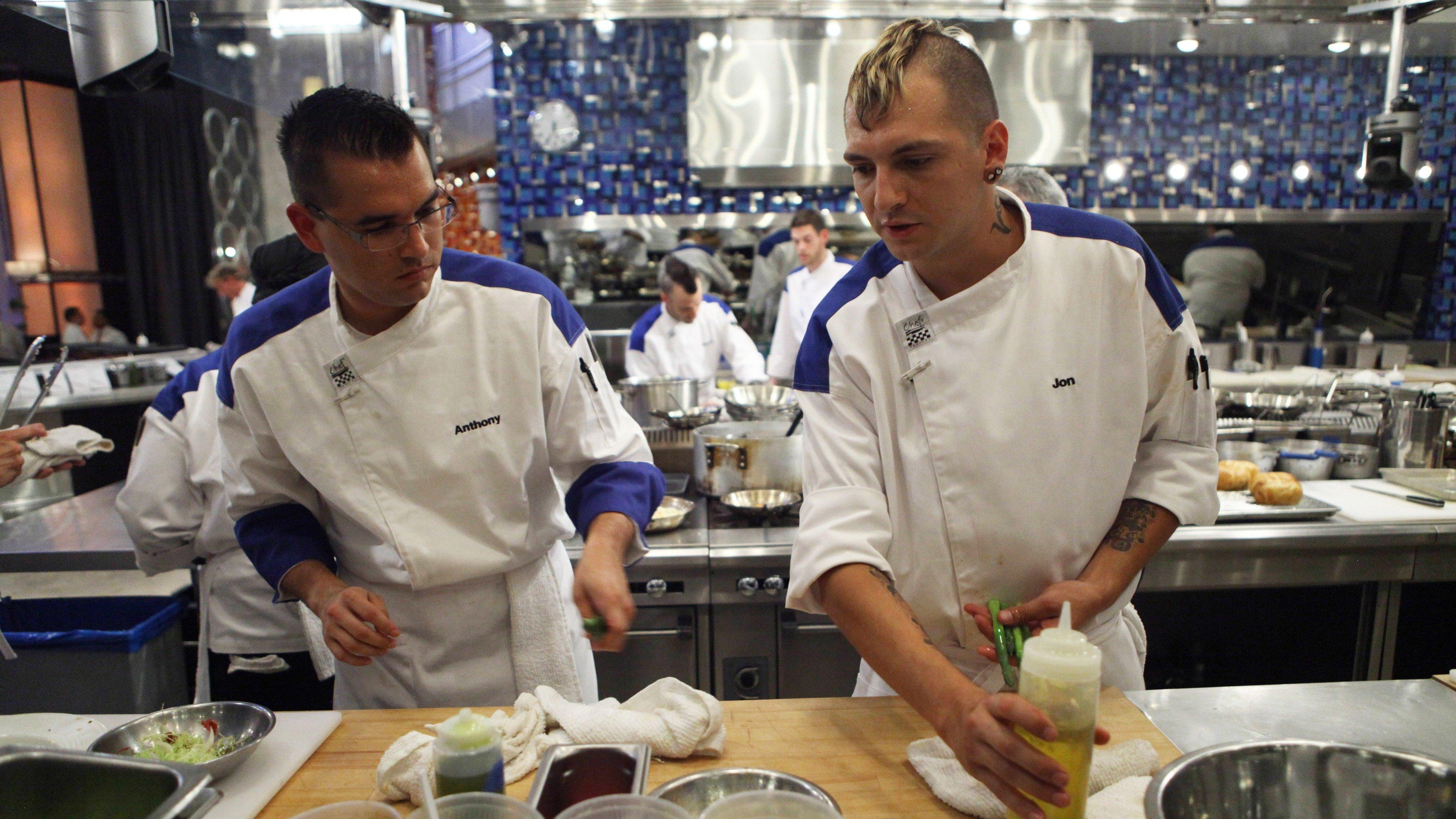Hell's Kitchen: 19 Chefs Compete