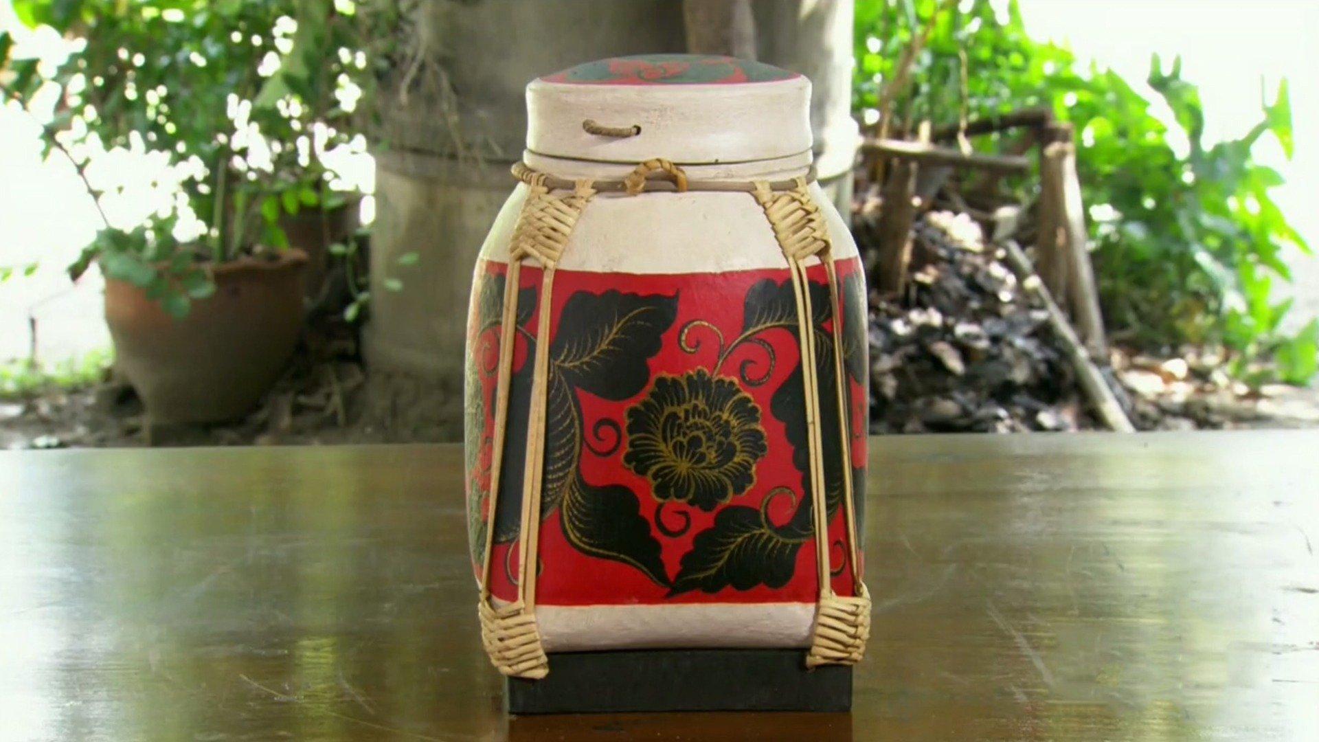 How It's Made: External Hard Drives; Frozen Shrimp; Thai Rice Boxes