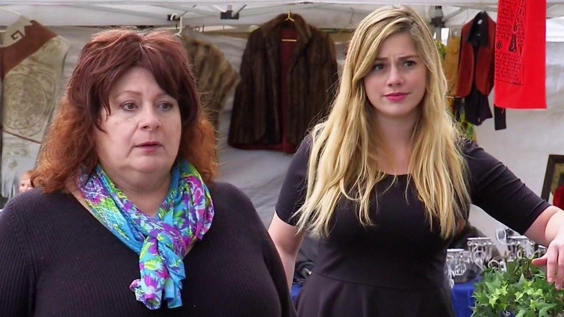 Flea Market Flip: Mother-Daughter Showdown